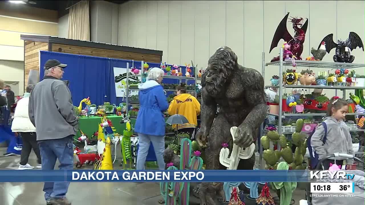 Businesses gain publicity at Dakota Garden Expo - YouTube