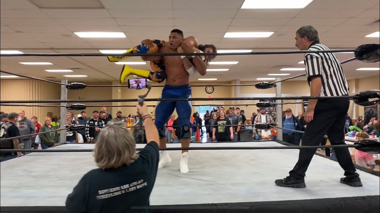 “The Thoroughbred” Terry Adonis vs “Superstar” Vee Marino w/ Mike ...