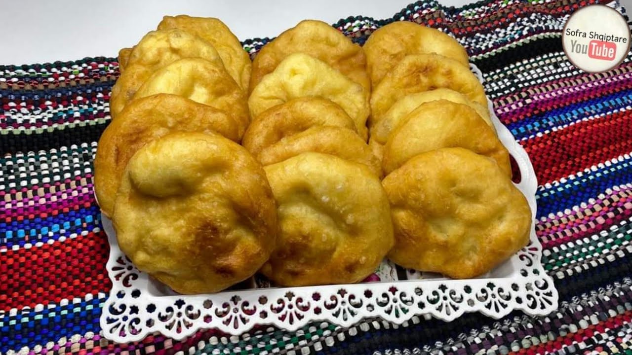 Petulla per Mengjes -Te buta si pambuku qe nuk marin Vaj ...