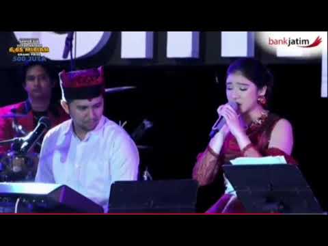 Tiara Andini ft Emil Dardak - Maaf | Simpeda in Harmony Bank Jatim ...
