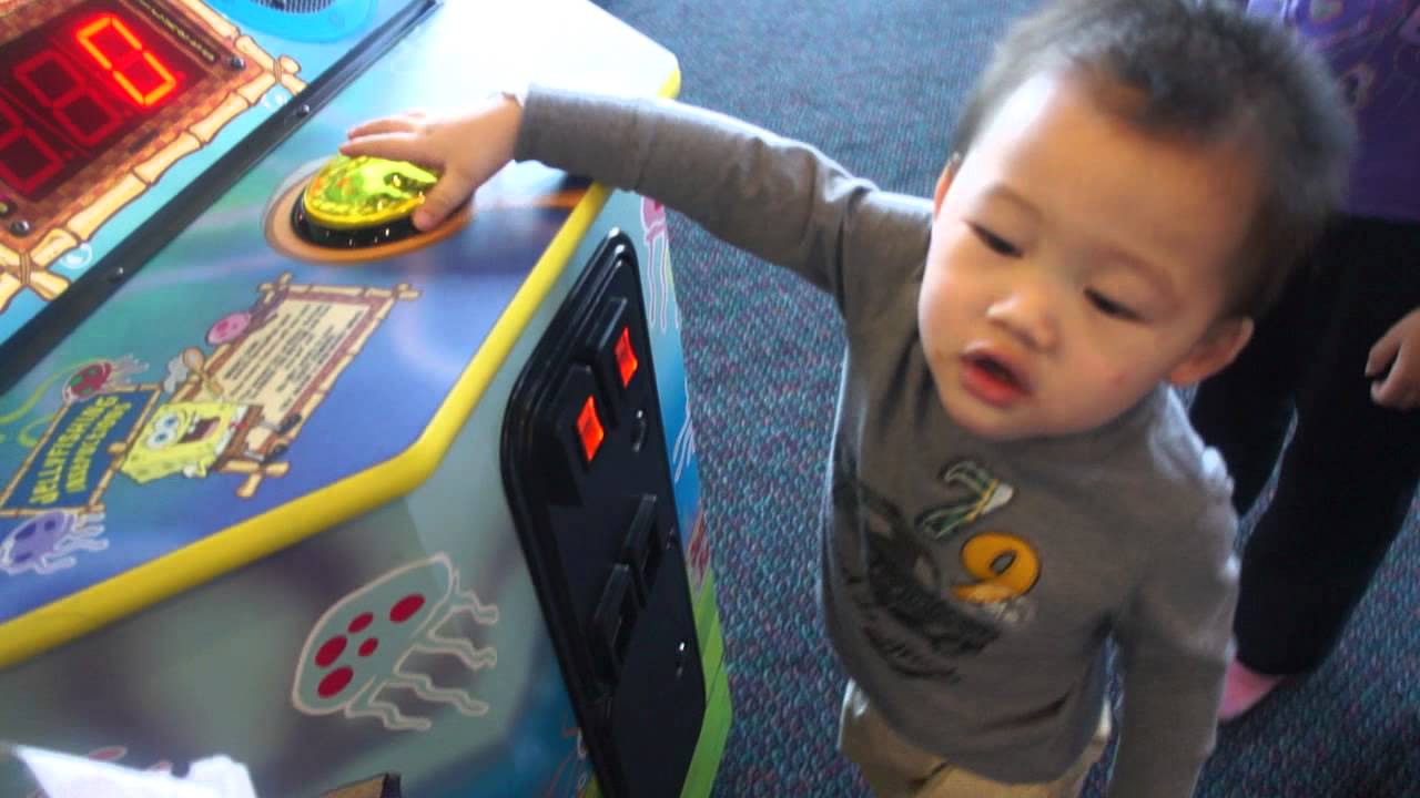 2012 spongebob game tub taz thao chuck e chee - YouTube