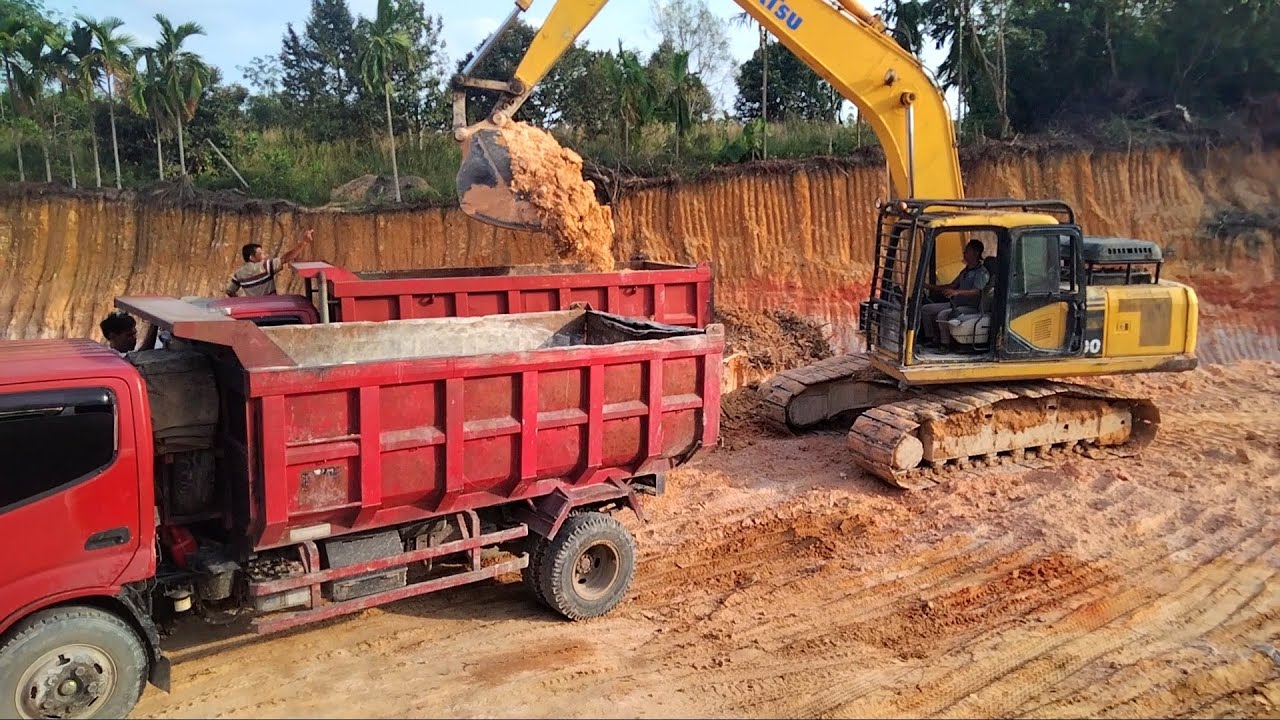 BEKO MOBIL TRUK MUAT PASIR | KOMATSU PC 200-7 KERJA KUARI PASIR - YouTube