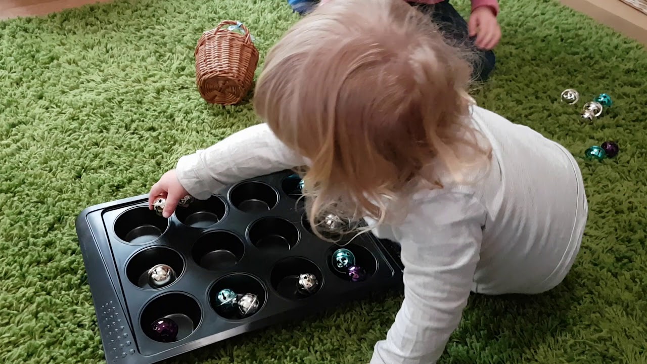 CHRISTMAS BELL TODDLER PLAY - YouTube