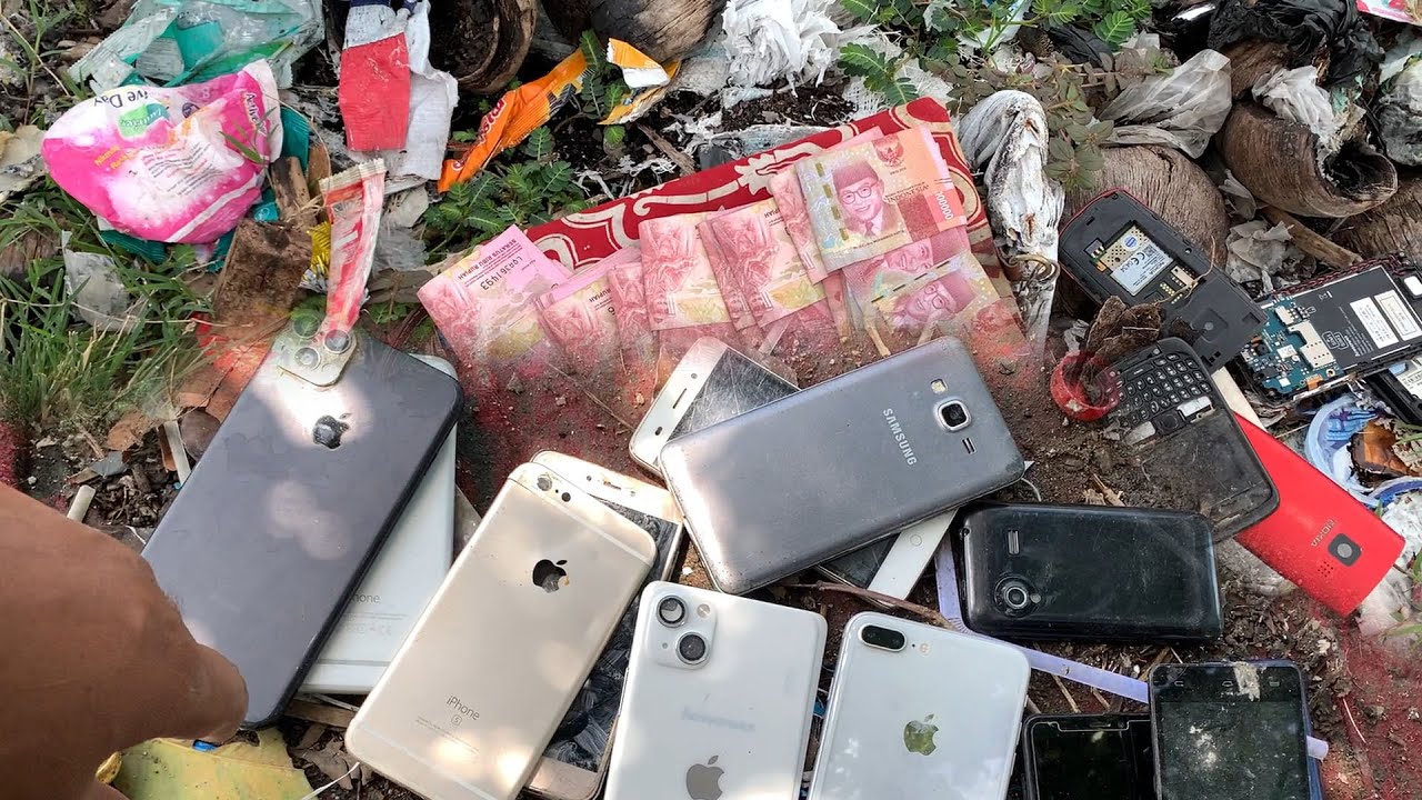 Menemukan Handphone Dalam Tumpukan Sampah Dan Uang | Restorasi Phone ...