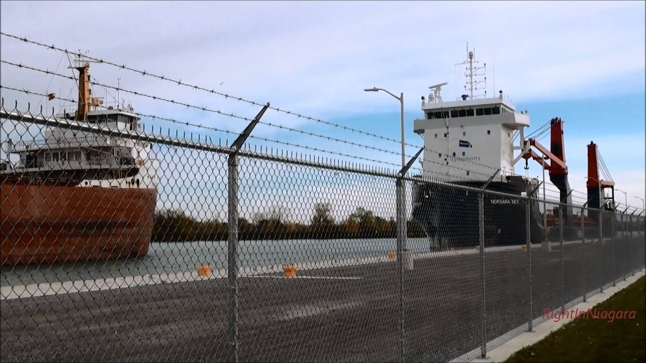 Ships FRONTENAC & NORDANA SKY meet above Lock 1, Welland Canal (2015 ...