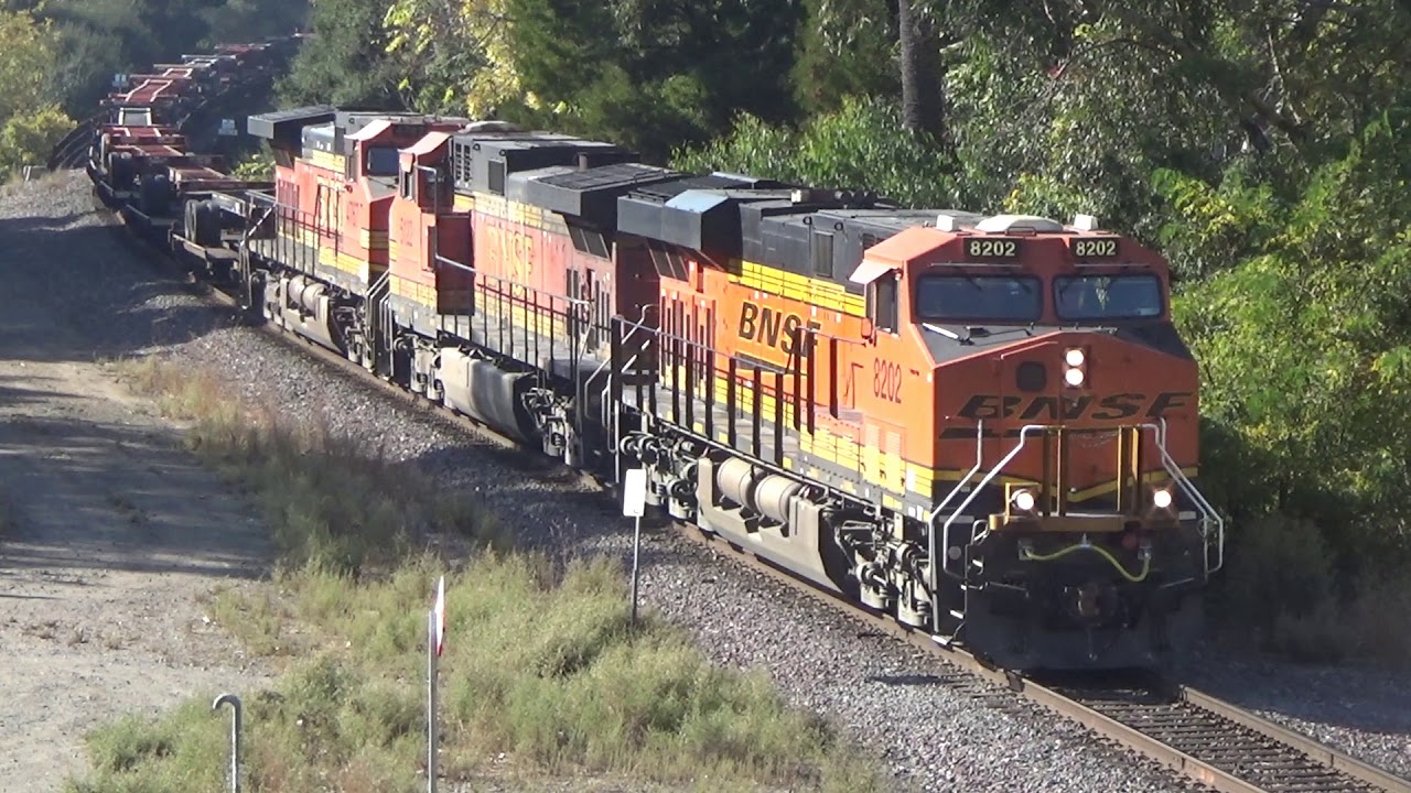 BNSF 8202 with empty TOFC and Z Train 08nov19 - YouTube