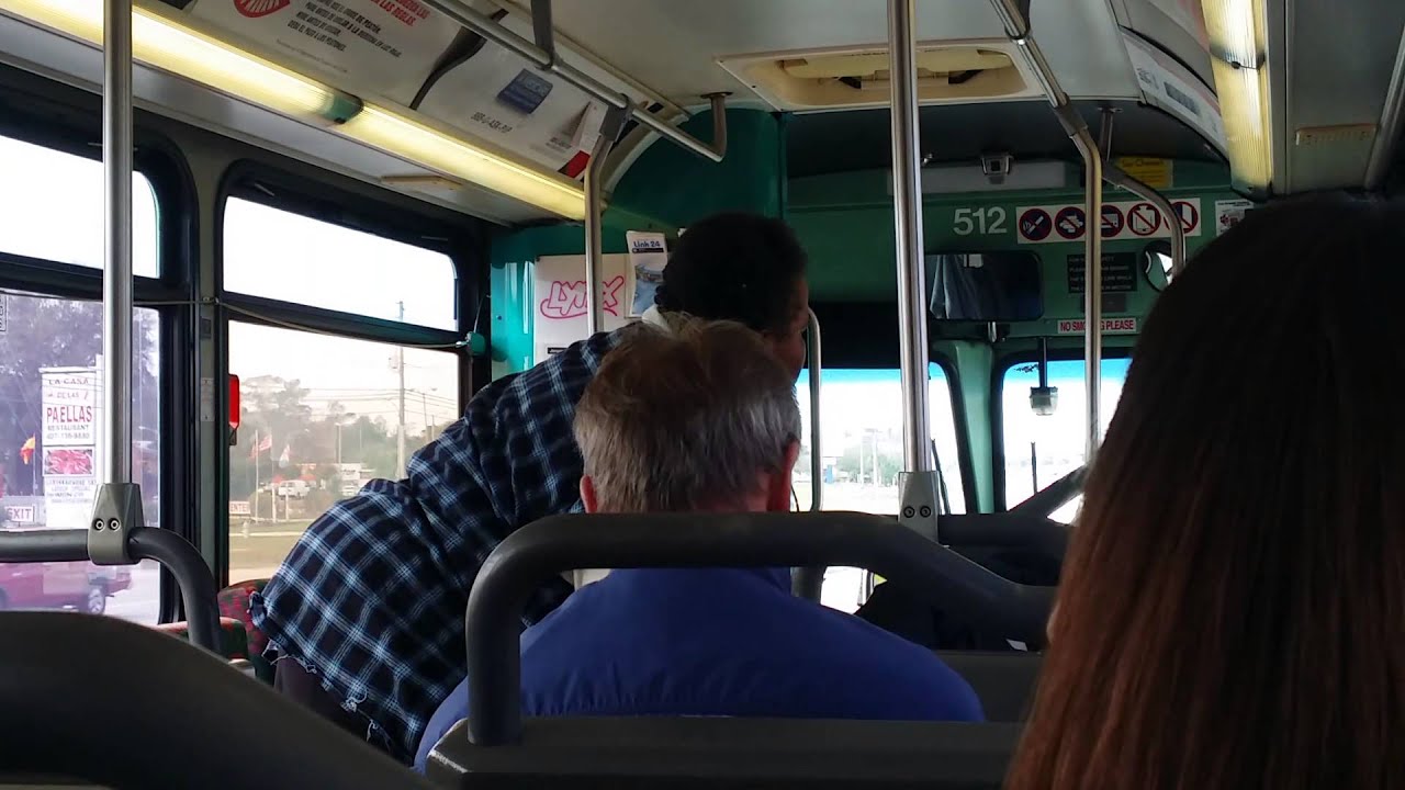 Lady talks ish to bus driver funny as hell - YouTube