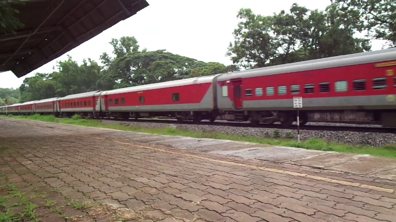 12284 India's Longest Duronto Express skips Udupi! - YouTube