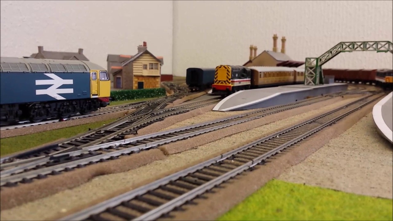 Hornby R2787 BR Class 87 Electric Loco King Arthur No 87010 InterCity ...