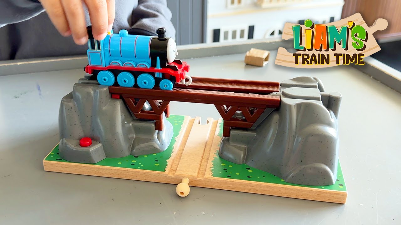 Unboxing BRIO 33391 Collapsing Bridge | 5000 Viewer Celebration (Part 1 ...