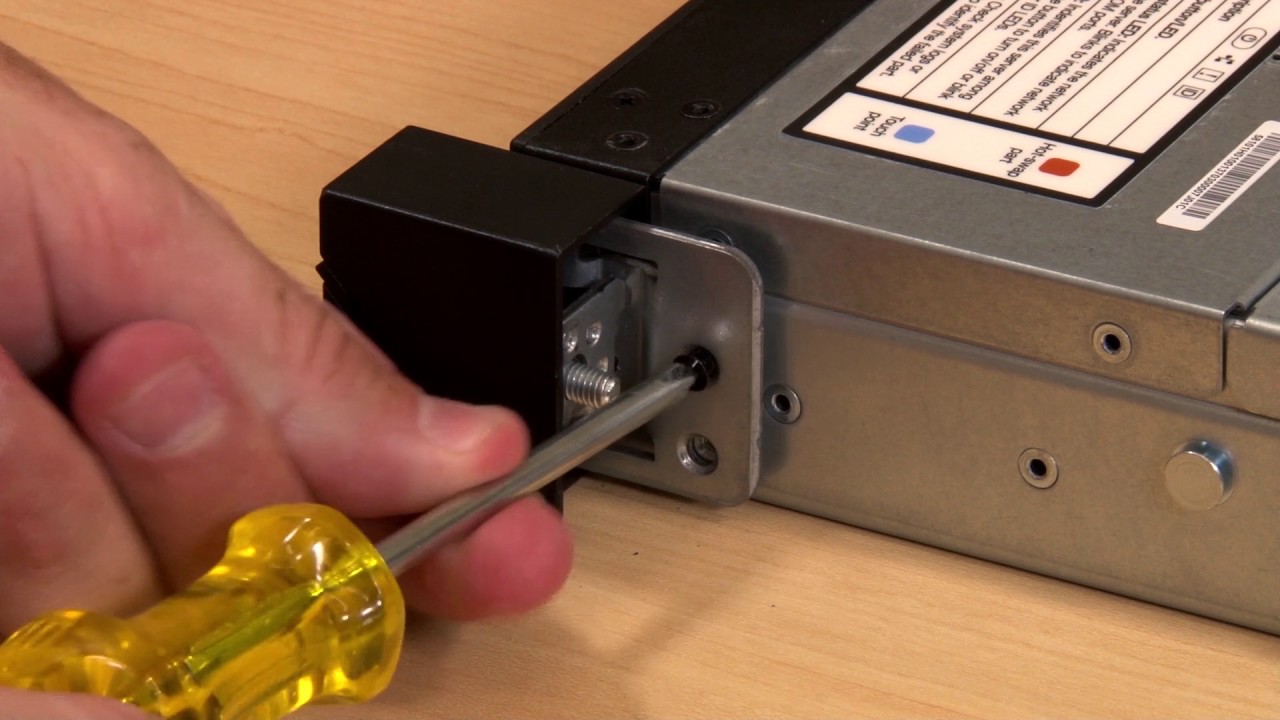 Lenovo Thinksystem SR630 installing a rack latch - YouTube