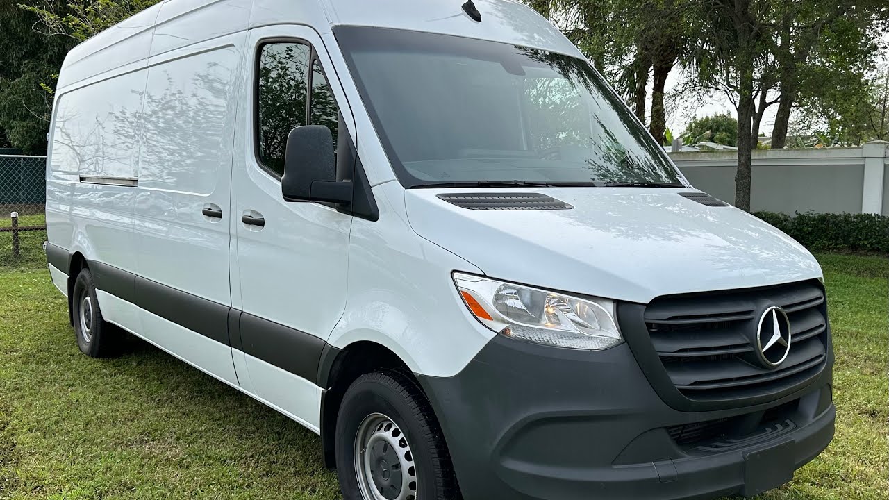 White 2022 Mercedes-Benz Sprinter 2500 Cargo 170 WB 2.0L - YouTube