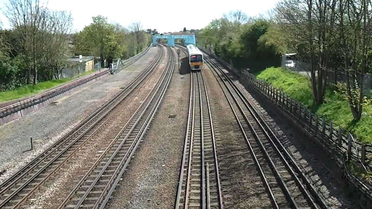 Chiltern Trains Class 165 no. 165019 passing Northwood with an ...