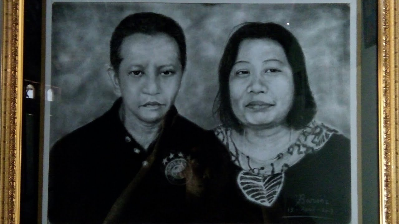 Realis Drawing potret (conte powder) - YouTube