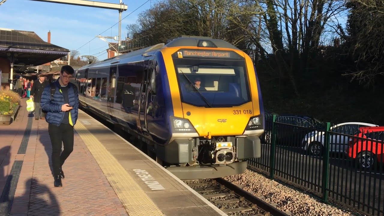 07:52 Poulton-le-Fylde to Manchester Piccadilly 09:15 - Class 331 ...