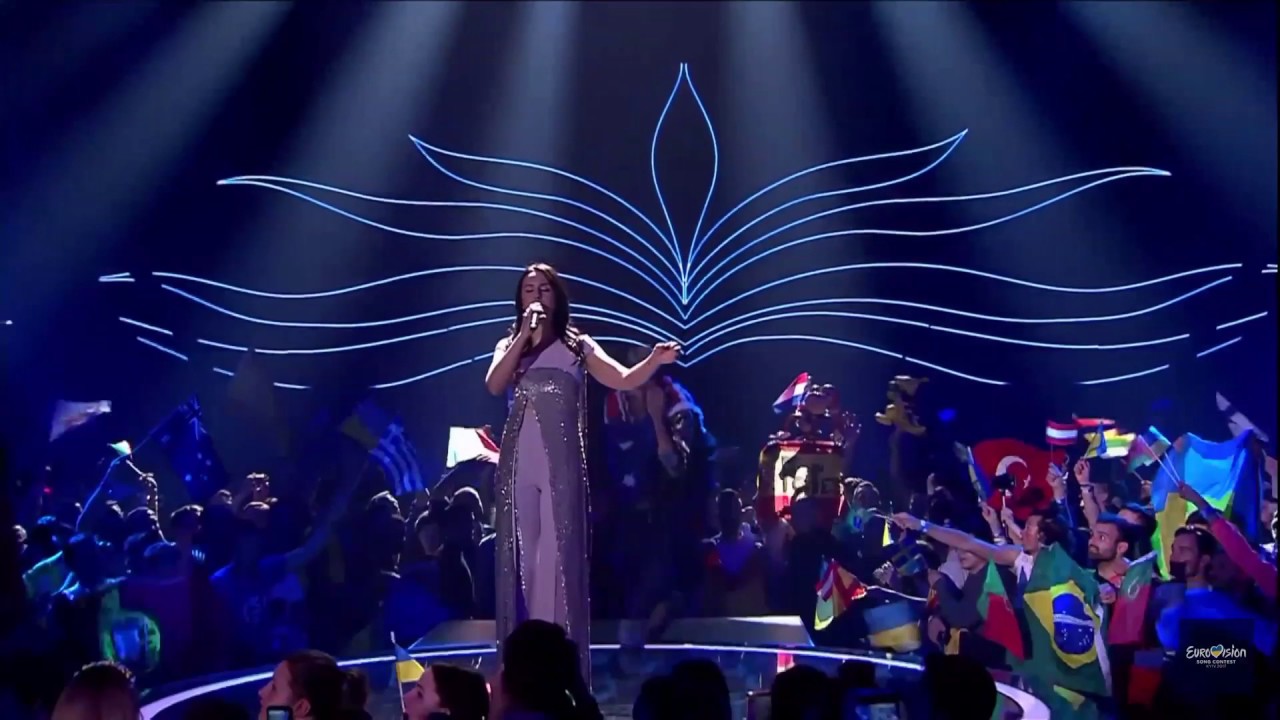 Man sneaks on podium at Eurovision song contest 2017 - YouTube