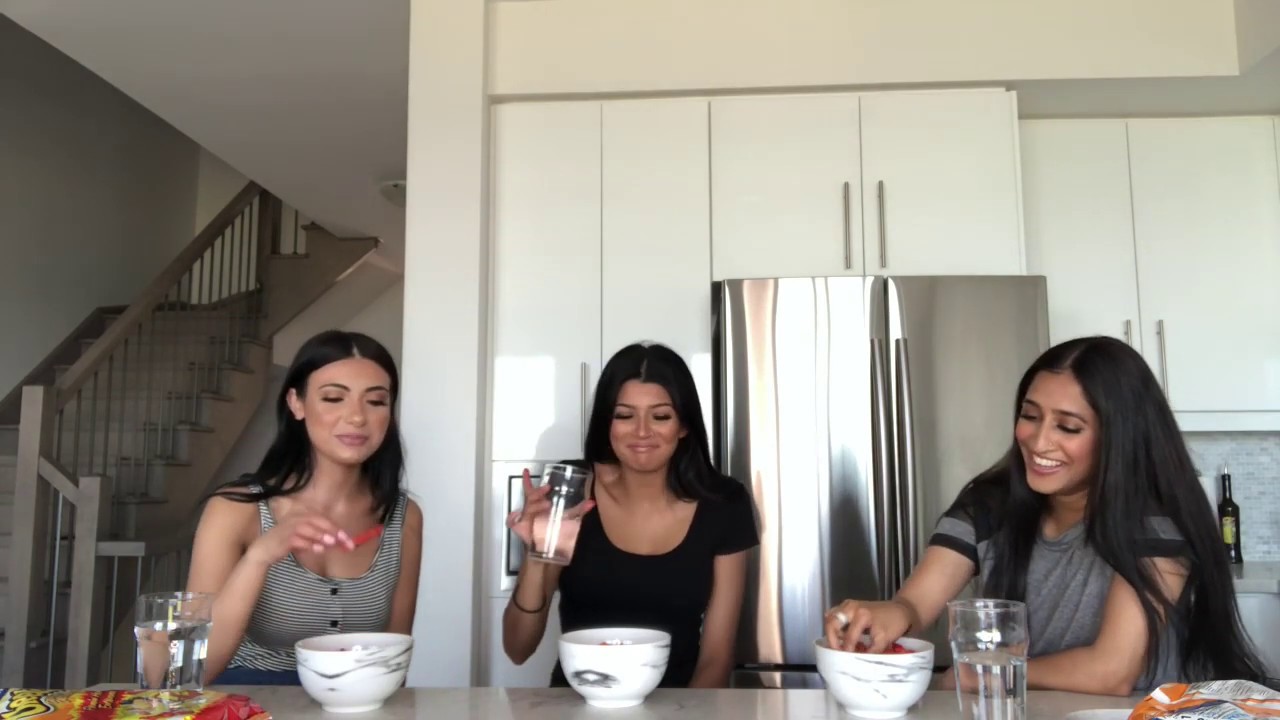 HOT OR NOT?! | HOT CHEETO CHALLENGE - YouTube