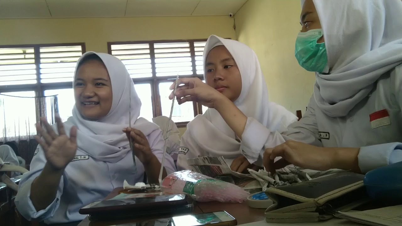 pas bunga dari koran - YouTube