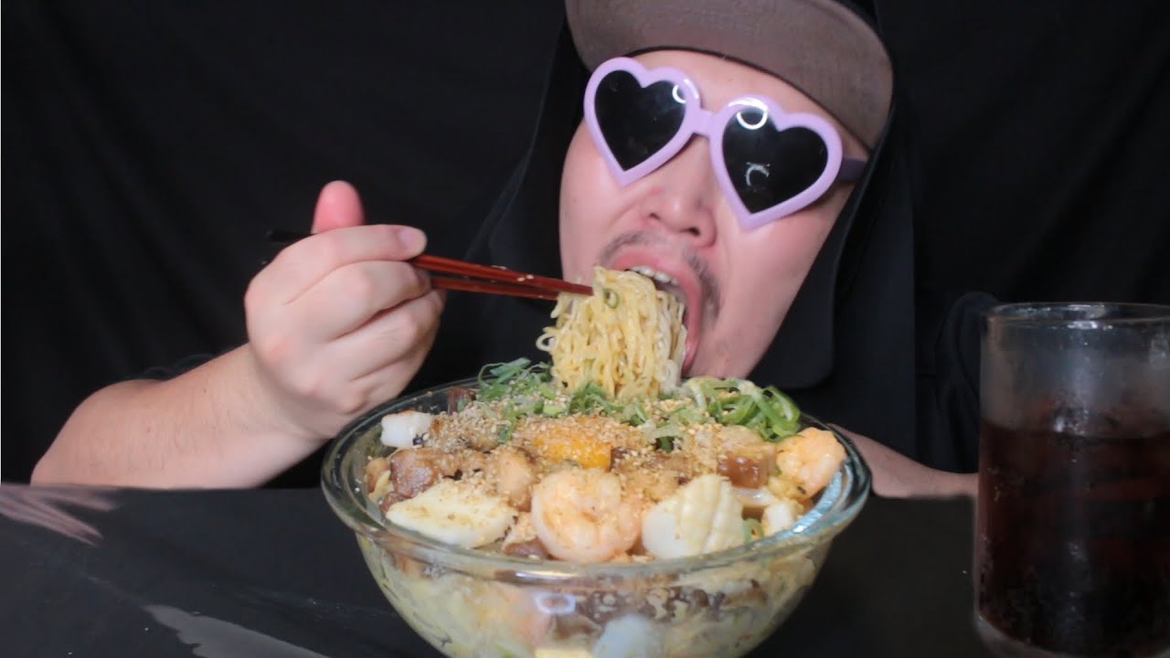 【ASMR】sea food ramen eating sounds mukbang - YouTube