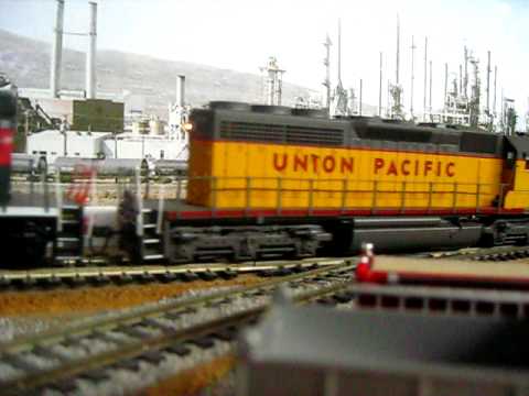 SD40's trio - FXE #3140, FXE #3121 & UP ex#3173 - YouTube