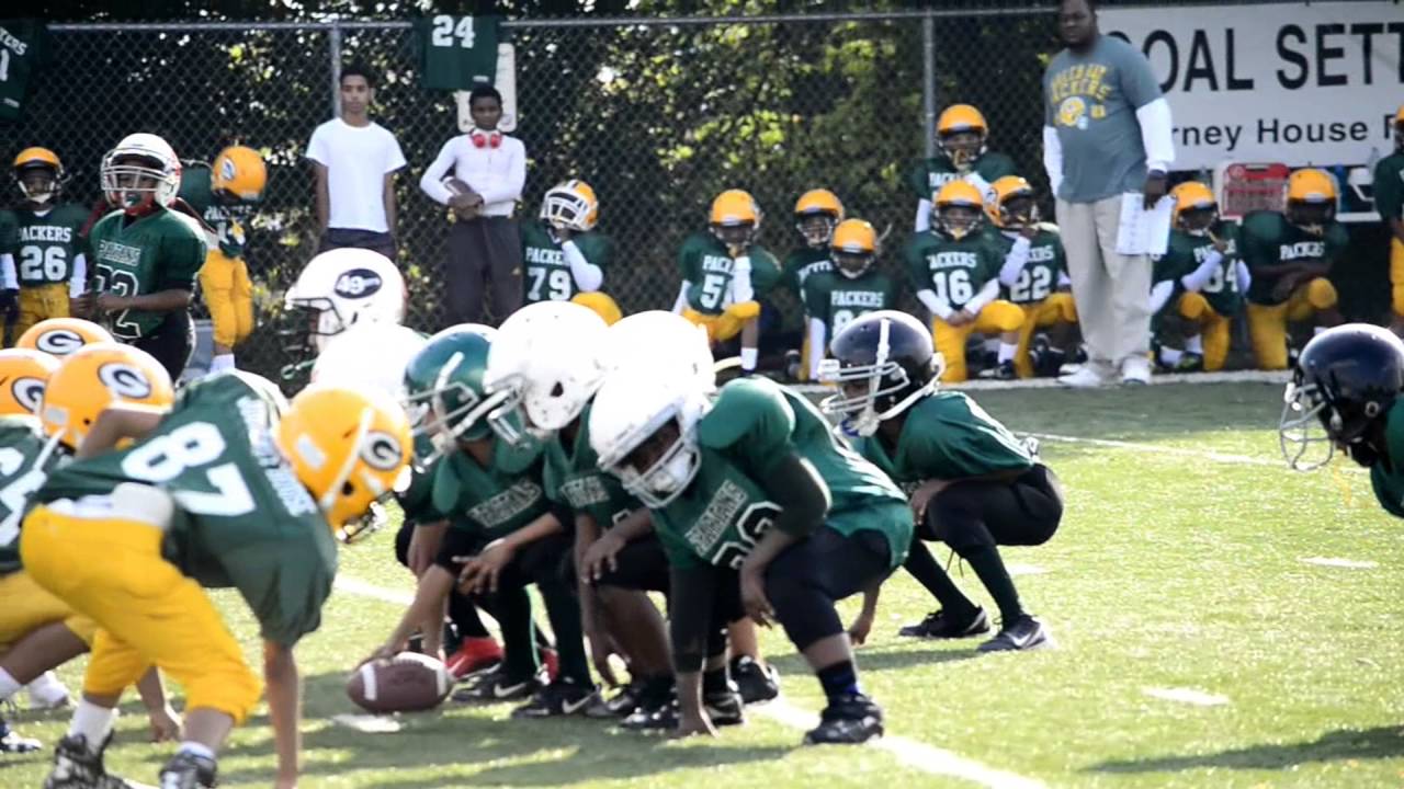 The Milwaukee Spartans 2015 Pee-Wee Football Highlight film - YouTube