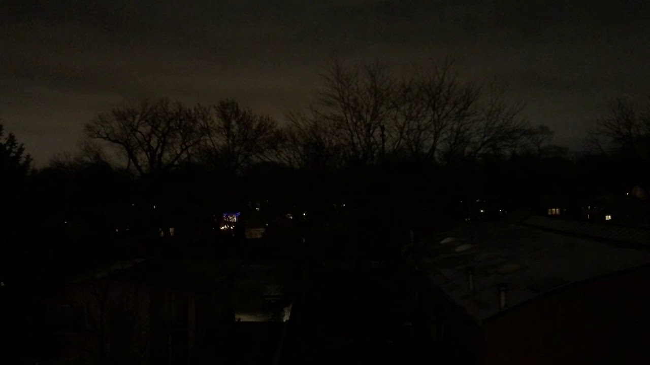 Inbound Metra 114 Passing Riverside IL - YouTube