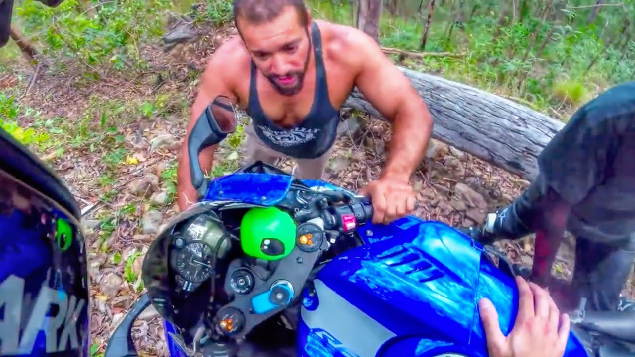MOTORBIKE FALLS DOWN CLIFF - MOTO MOMENTS 2021 [Ep.#53] - YouTube