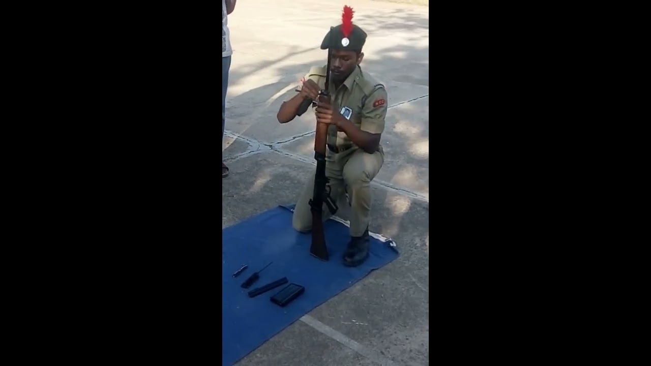 SLR (7.62mm) rifle Assembling and dismantling.KCG ncc - YouTube