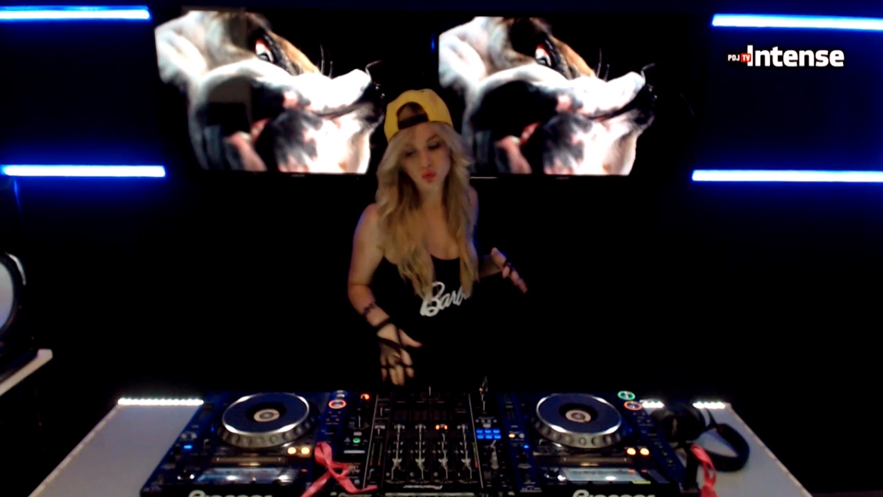 Amely for RadioIntense FUTURE HOUSE set 2017 - YouTube
