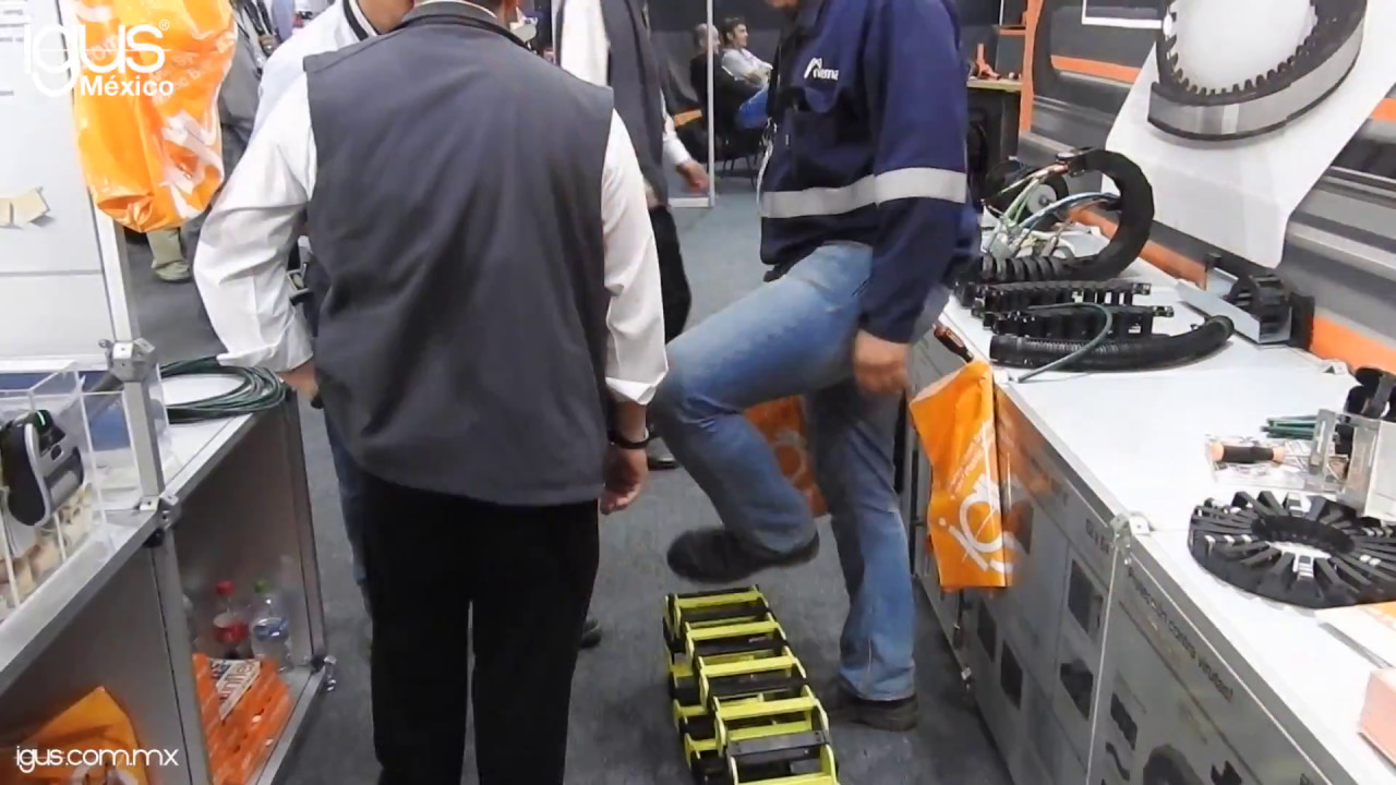 igus® México en Fabtech 2017 - YouTube