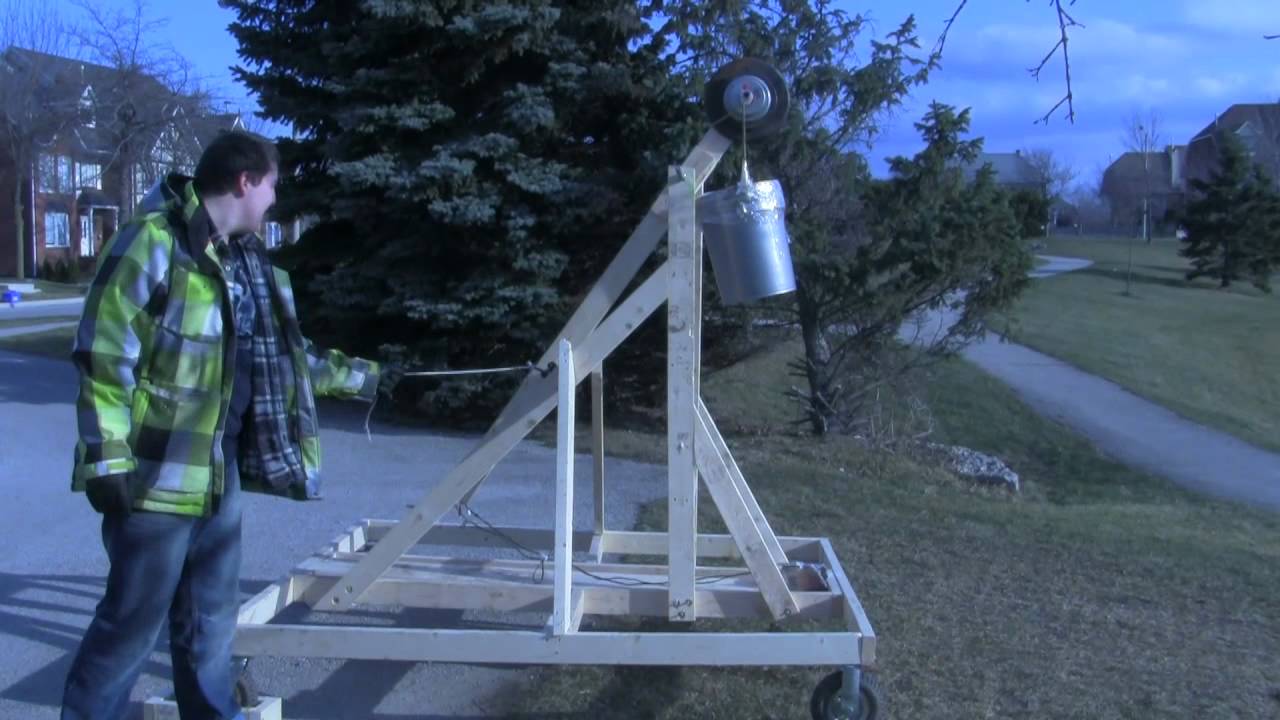 Physics of a Trebuchet - YouTube