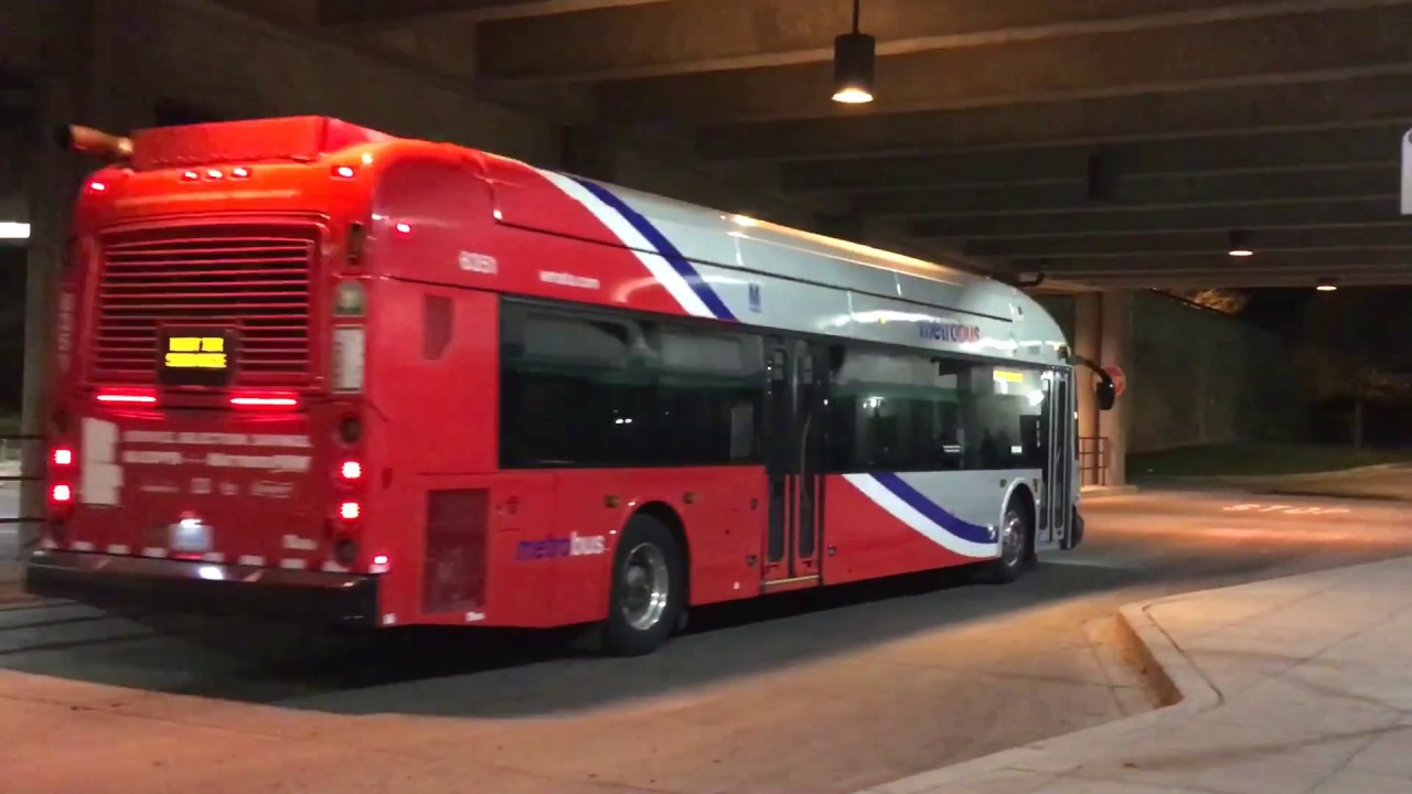 WMATA Metrobus 2016 New Flyer Xcelsior XN40 #2871 & 2009 New Flyer ...