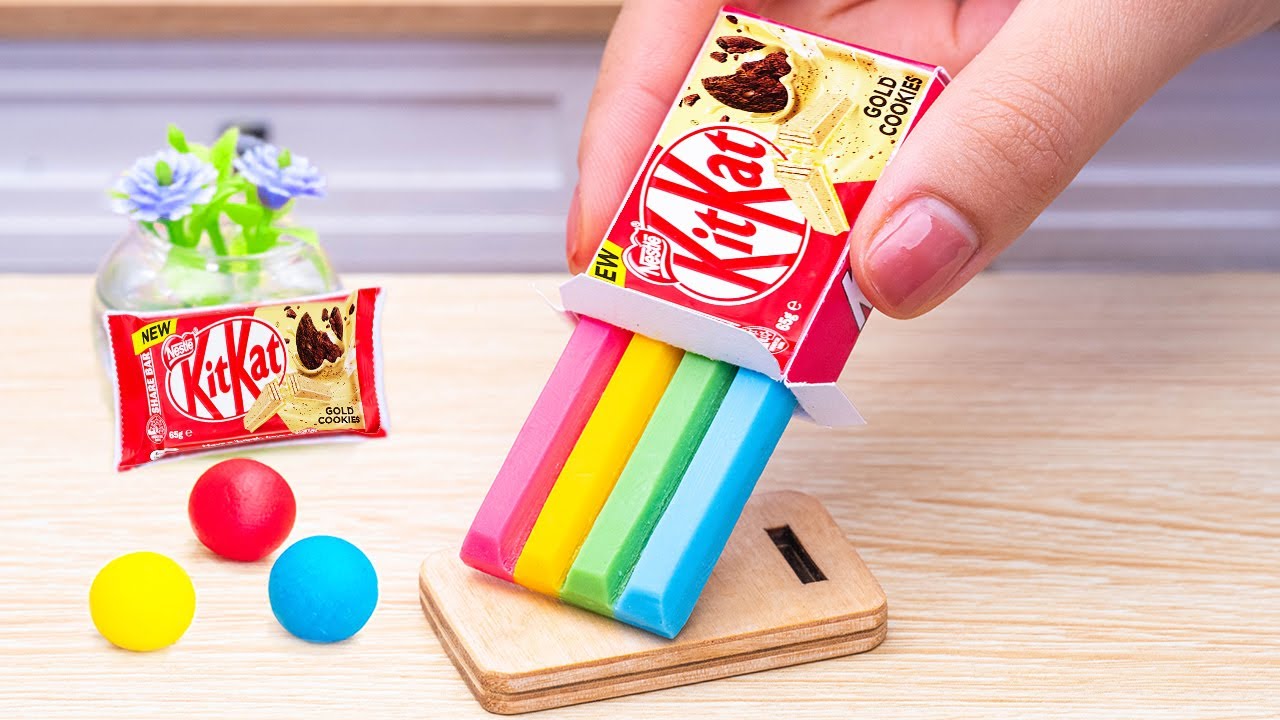 Amazing Rainbow KitKat Cake | Satisfying Miniature Rainbow Chocolate ...