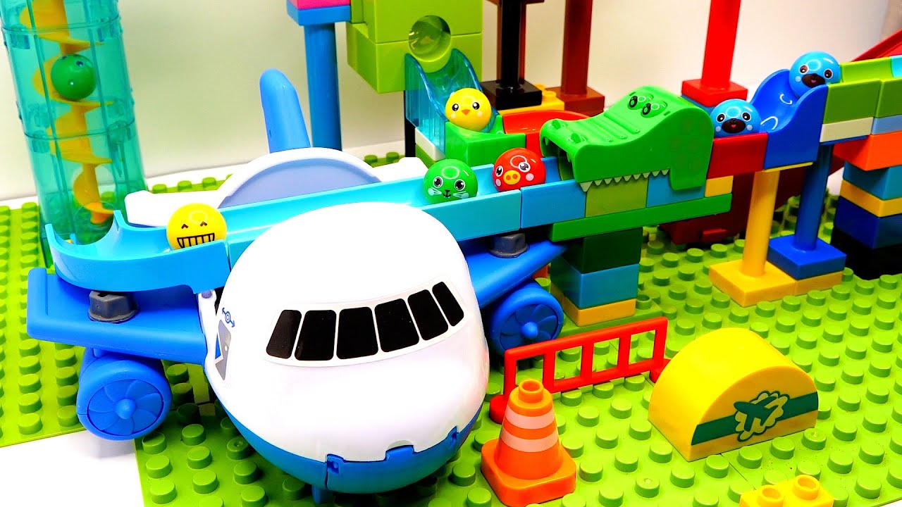 Marble Run Tracks in Airplane Satisfying Building Block coaster - YouTube
