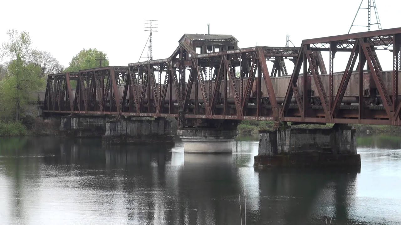 BNSF # 5961 Coal Drag Over The Lewis River - YouTube