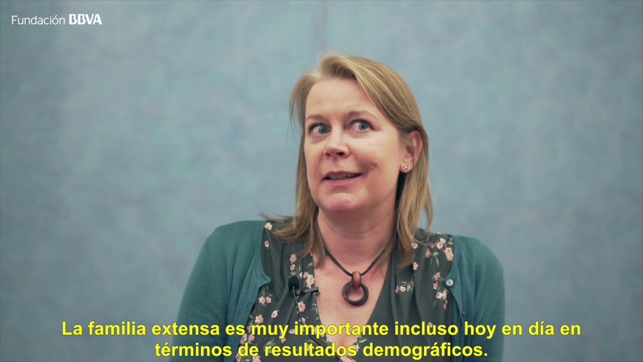 Entrevista con Rebecca Sear, ponente del ciclo "Demography Today" - YouTube
