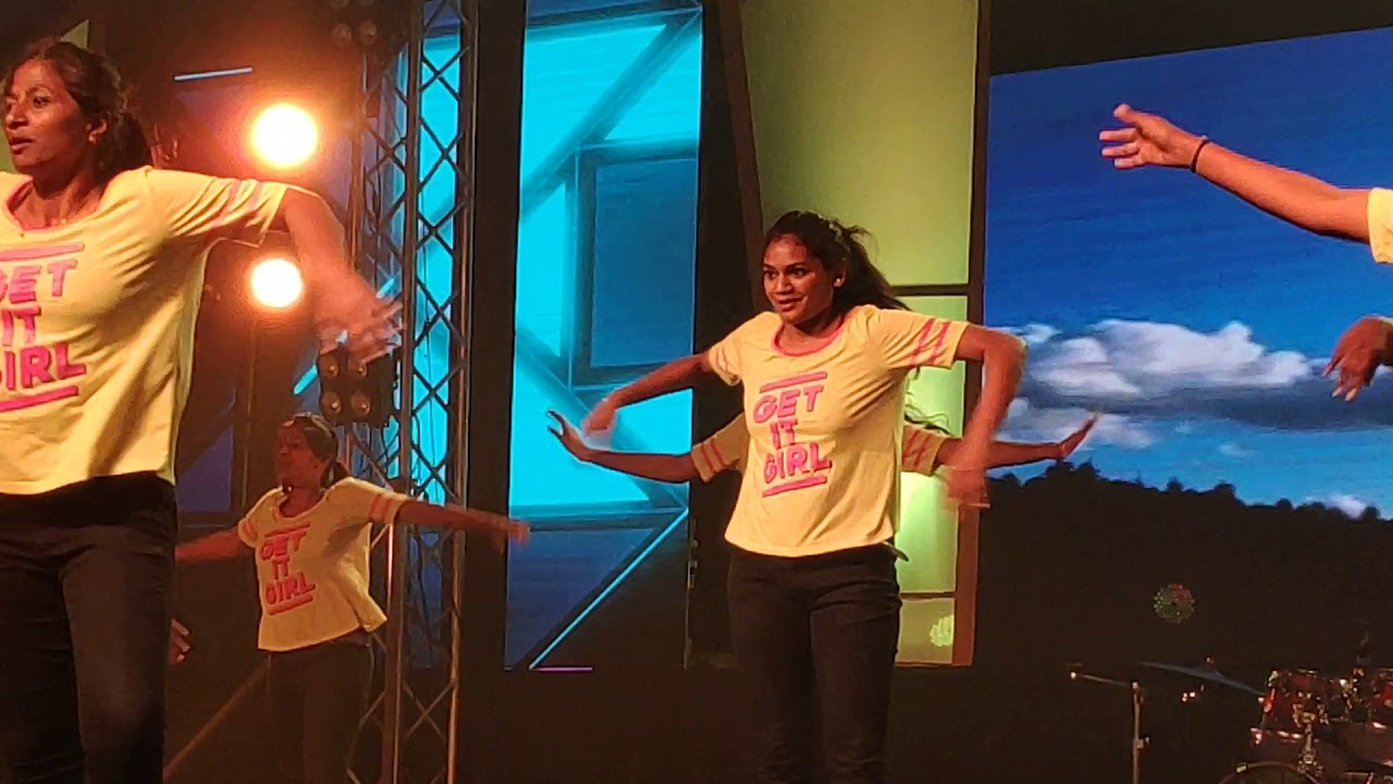 Aakriti Girls Forum CEG - Techofes 2k19 Mainstage Performance - YouTube