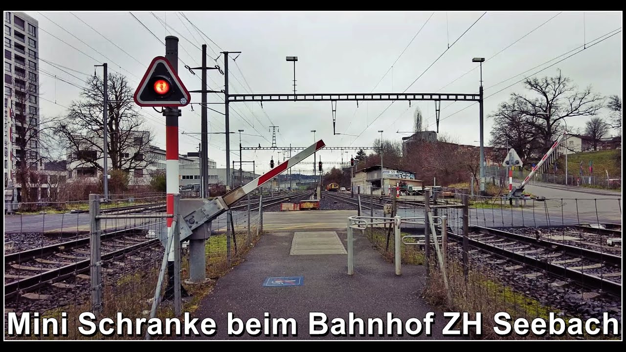 Die Mini-Schranke von Seebach. Bahnhof Zürich Seebach, Stadt Zürich ...