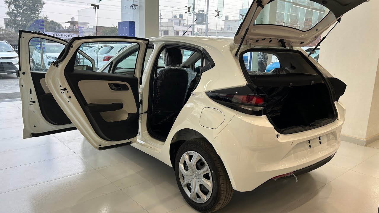 क्या लेना चाहिए Tata Altroz XM Plus 2024 | 2nd Base Model | On Road ...