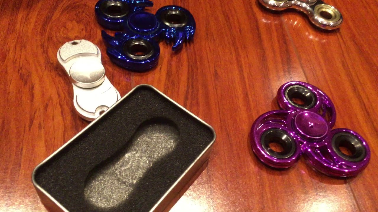 MORE FIDGET SPINNERZ - YouTube