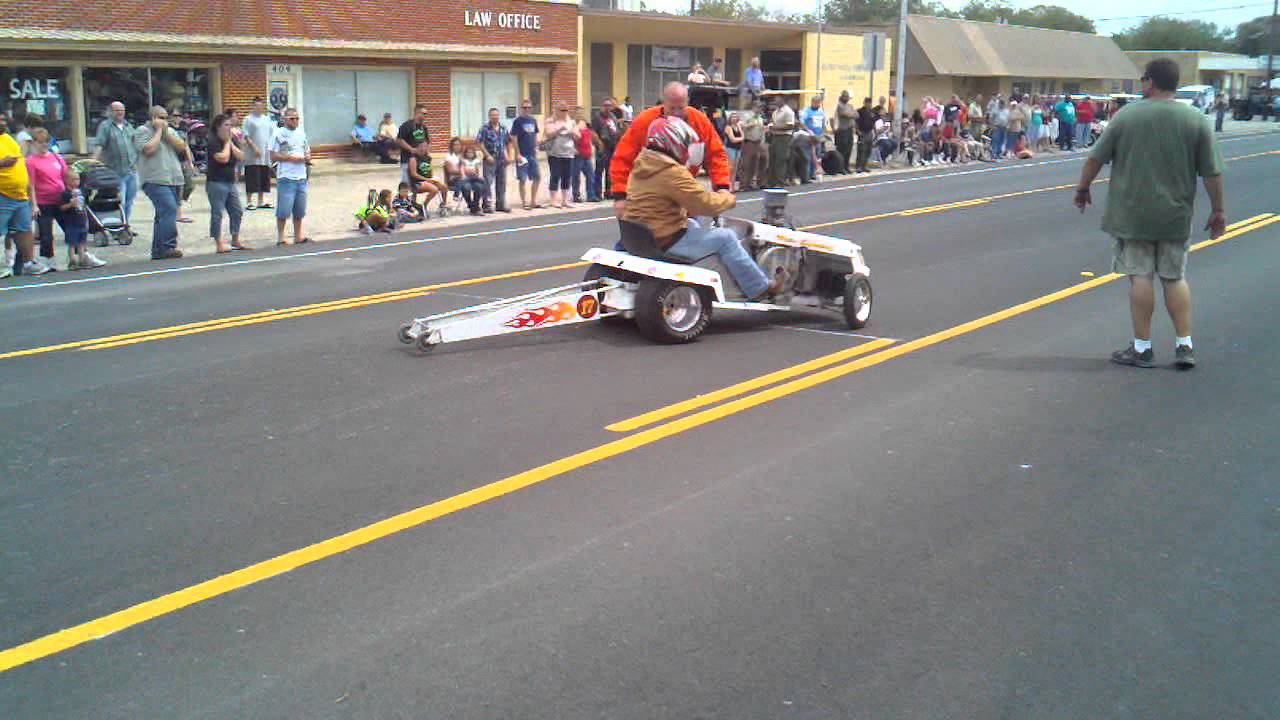 Drag Racing on Main Street - YouTube