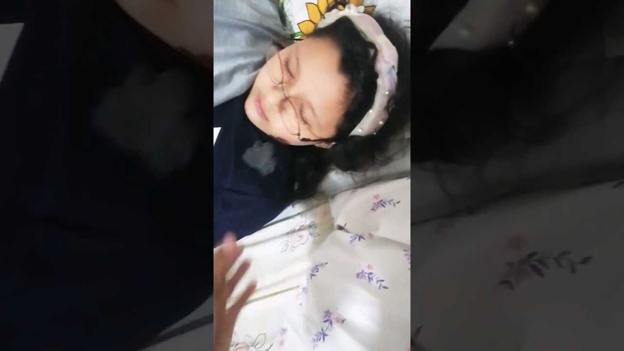 Cuando Mi Hermana Está Durmiendo Y Se Le Acerca Una Araña Youtube