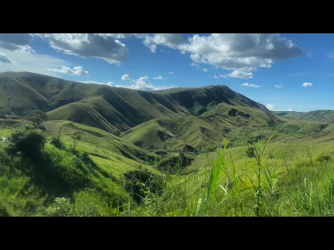 Madagascar Taxi-Brousse: On the Road from Antananarivo to Morondava