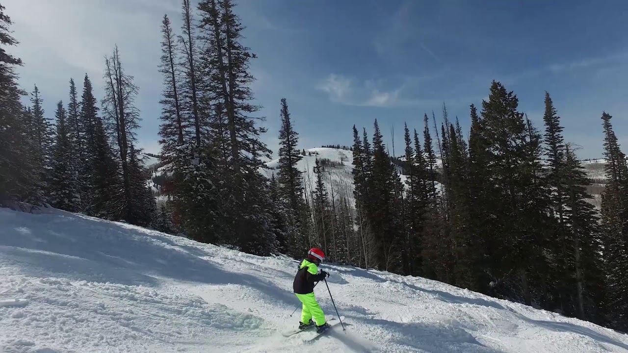 Henry Skiing Skills - YouTube