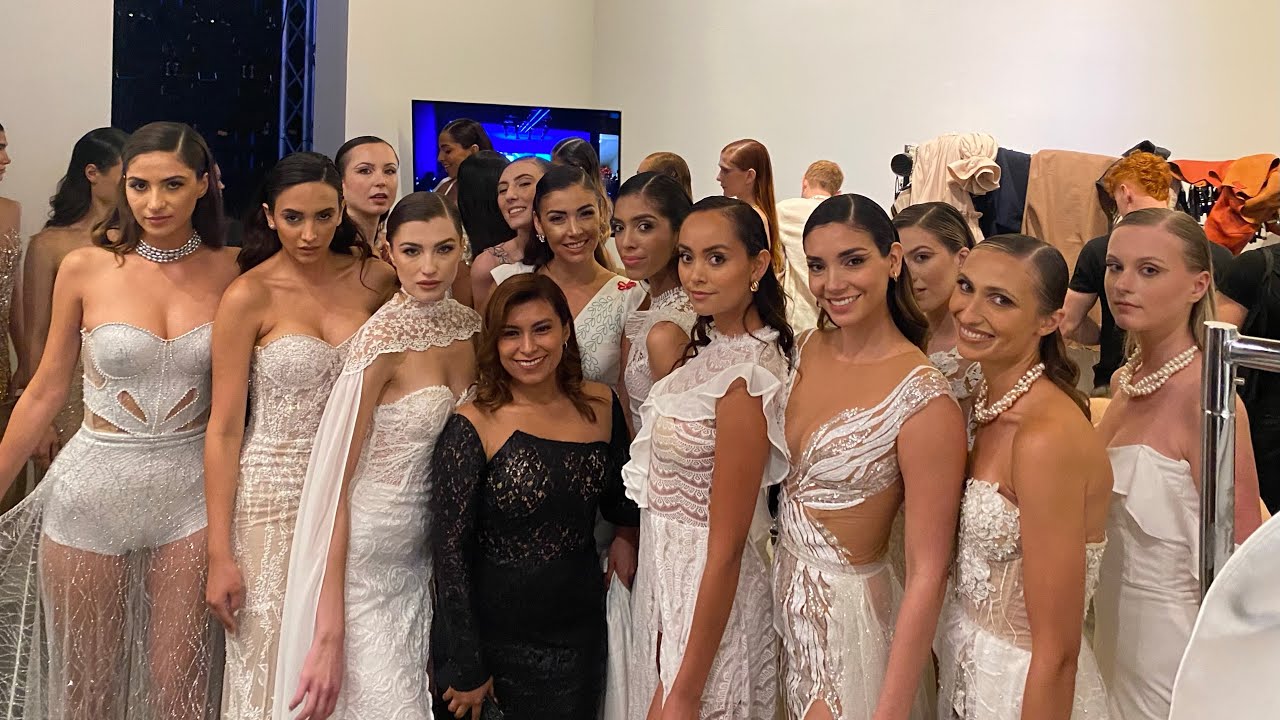 ELIZABETH MUÑOZ / NYFW first Edition - YouTube