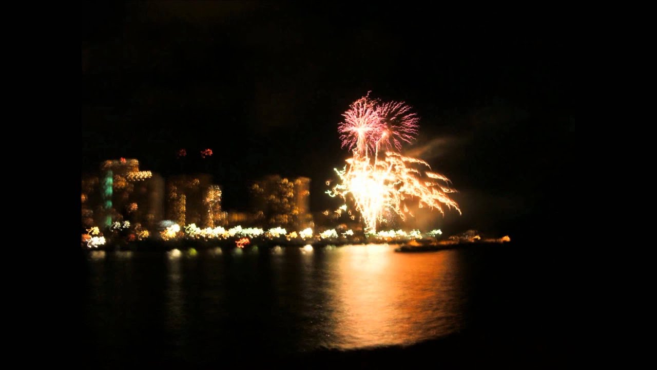 COUNTDOWN to 300 FIREWORKS in 100 SECONDS - YouTube