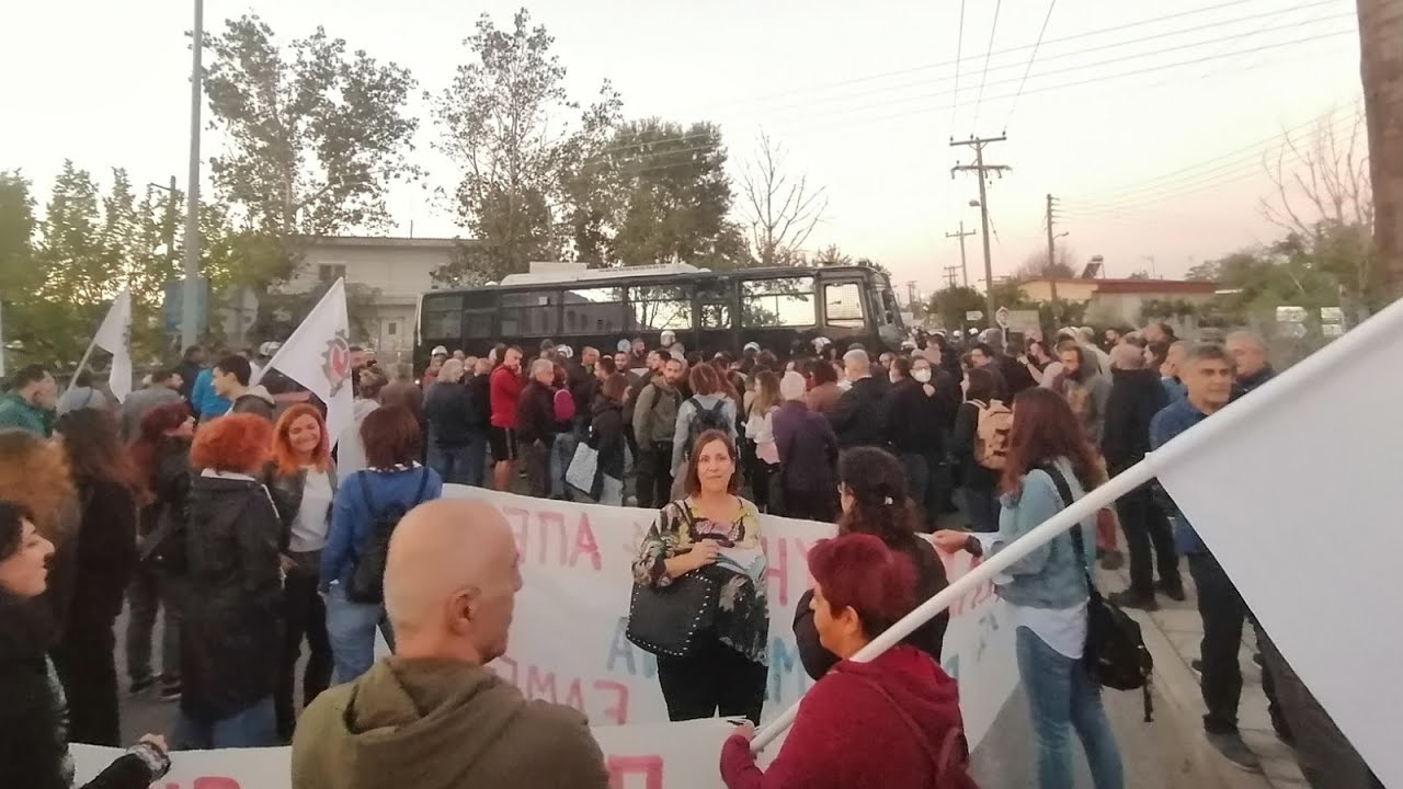 Ο Γ. Φραγγίδης στην απεργιακή συγκέντρωση έξω από τη «Μαλαματίνα ...