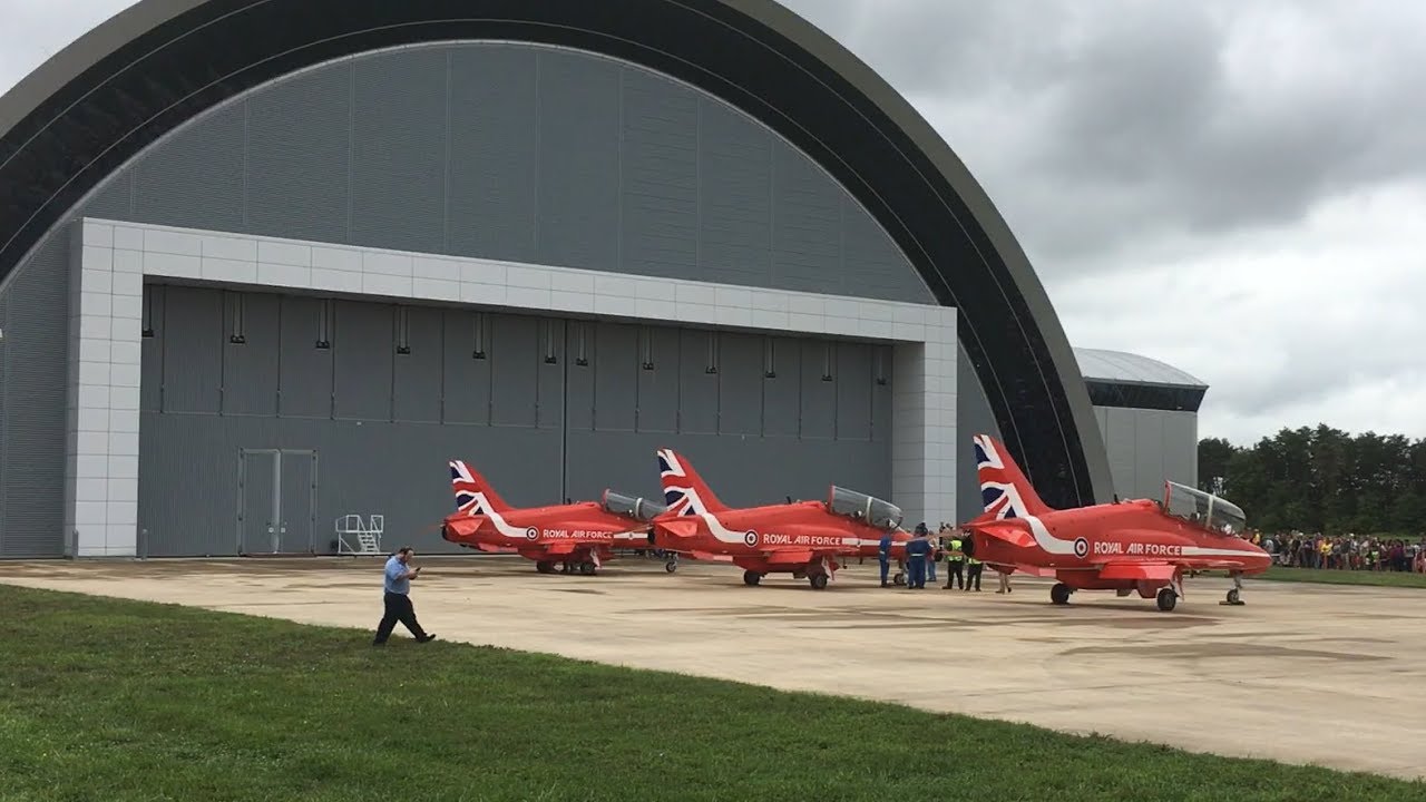 Red Arrows at Smithsonian National Air and Space Museum - YouTube