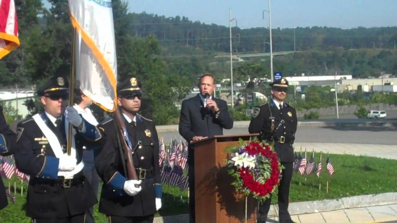 QCC 9/11 Remembrance, September 13, 2004.MP4 - YouTube