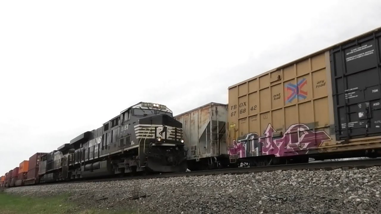 NS 4750 Meets NS 8183 in Sebring, OH - 4/4/25 - YouTube